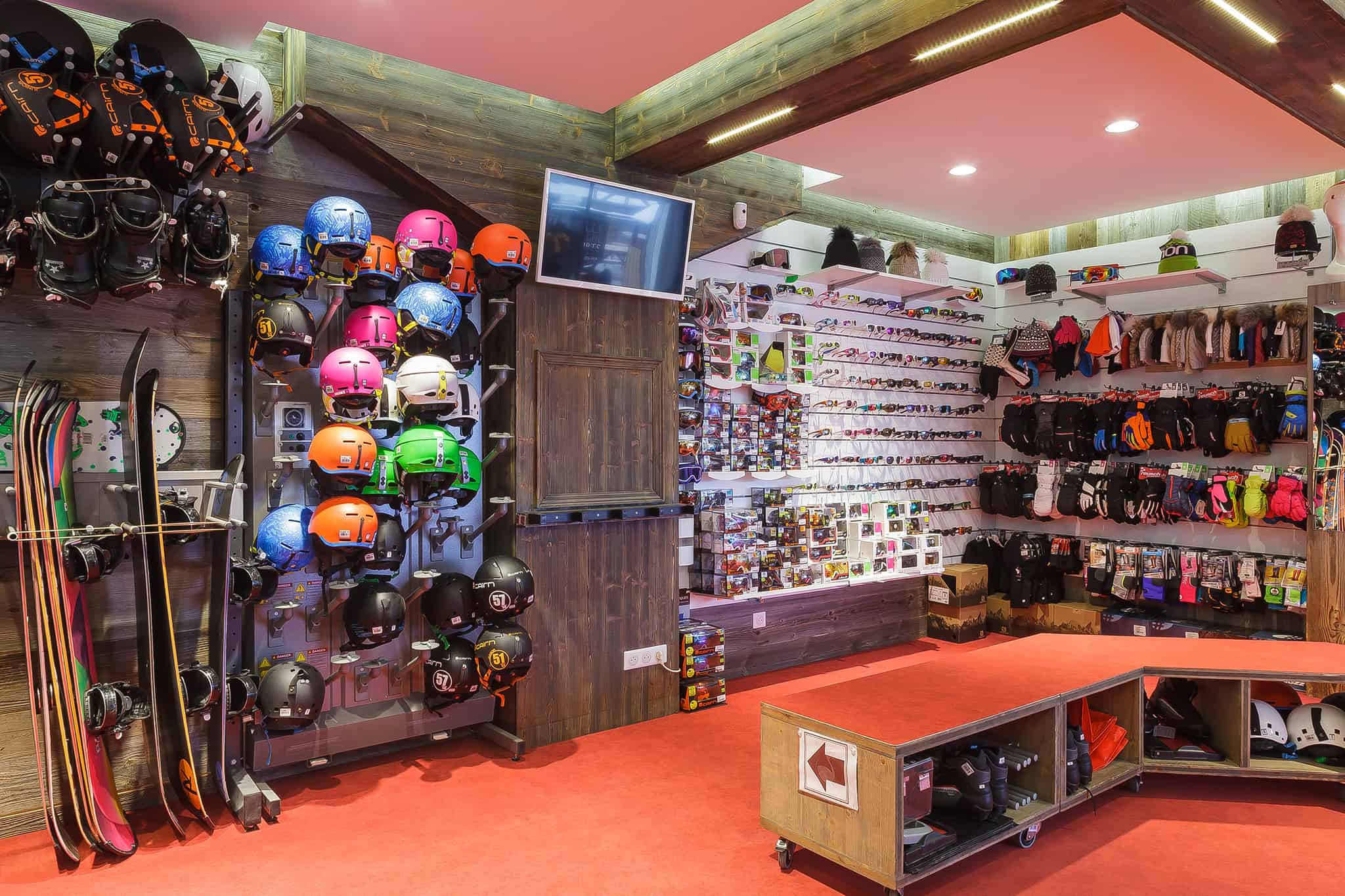 Skiset Pow Rider , magasin ski pour la location, l'achat et l'entretien